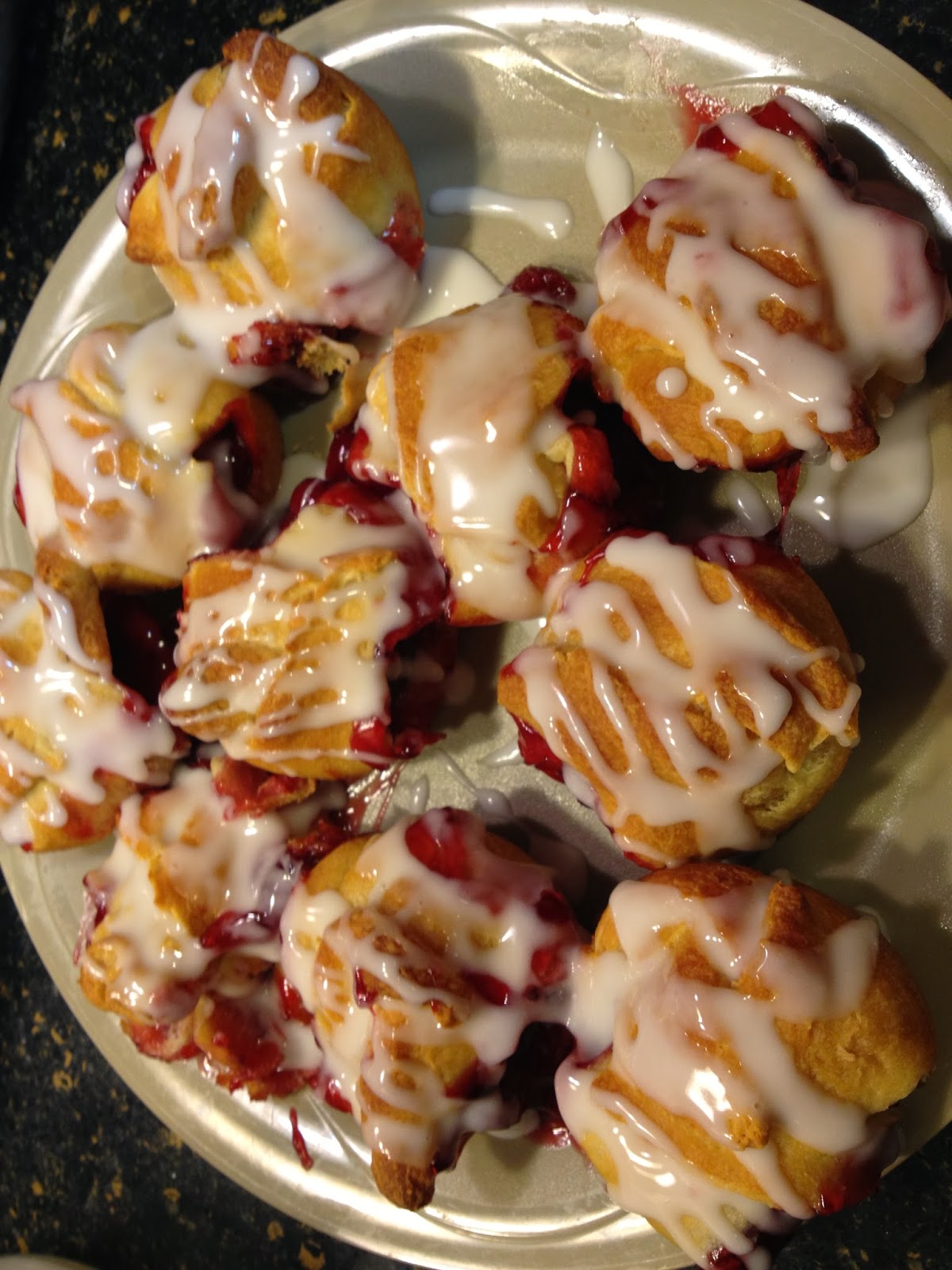 I Luv Recipes!: Mini Cherry Pies - Delicious and Easy To Make!